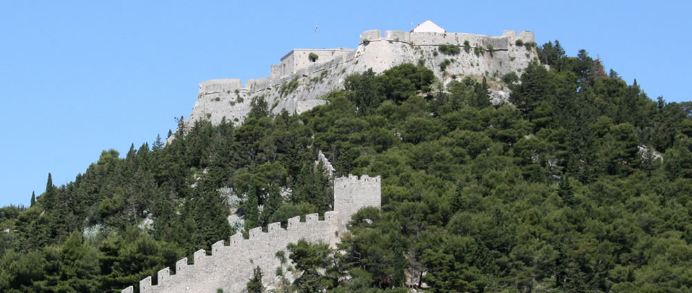 Fort Fortica, Hvar, Croatia. Photos, descriptions and maps of Fortica ...
